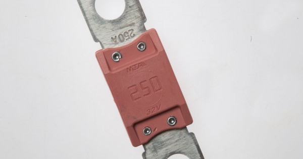 Sulake 32V, 250A, Mega